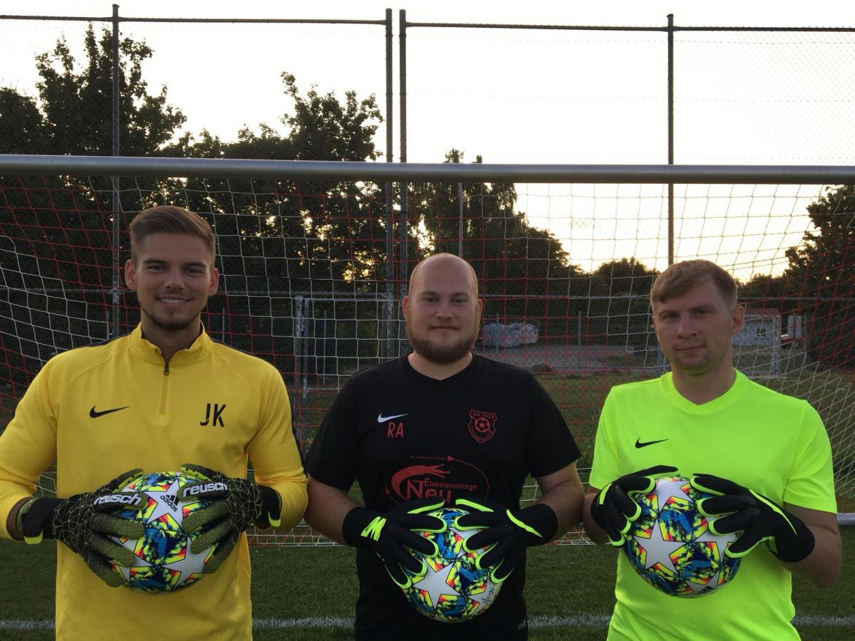 Fa. Elektro Etzold spendet neue Torwarthandschuhe – SVN – Backline-Features